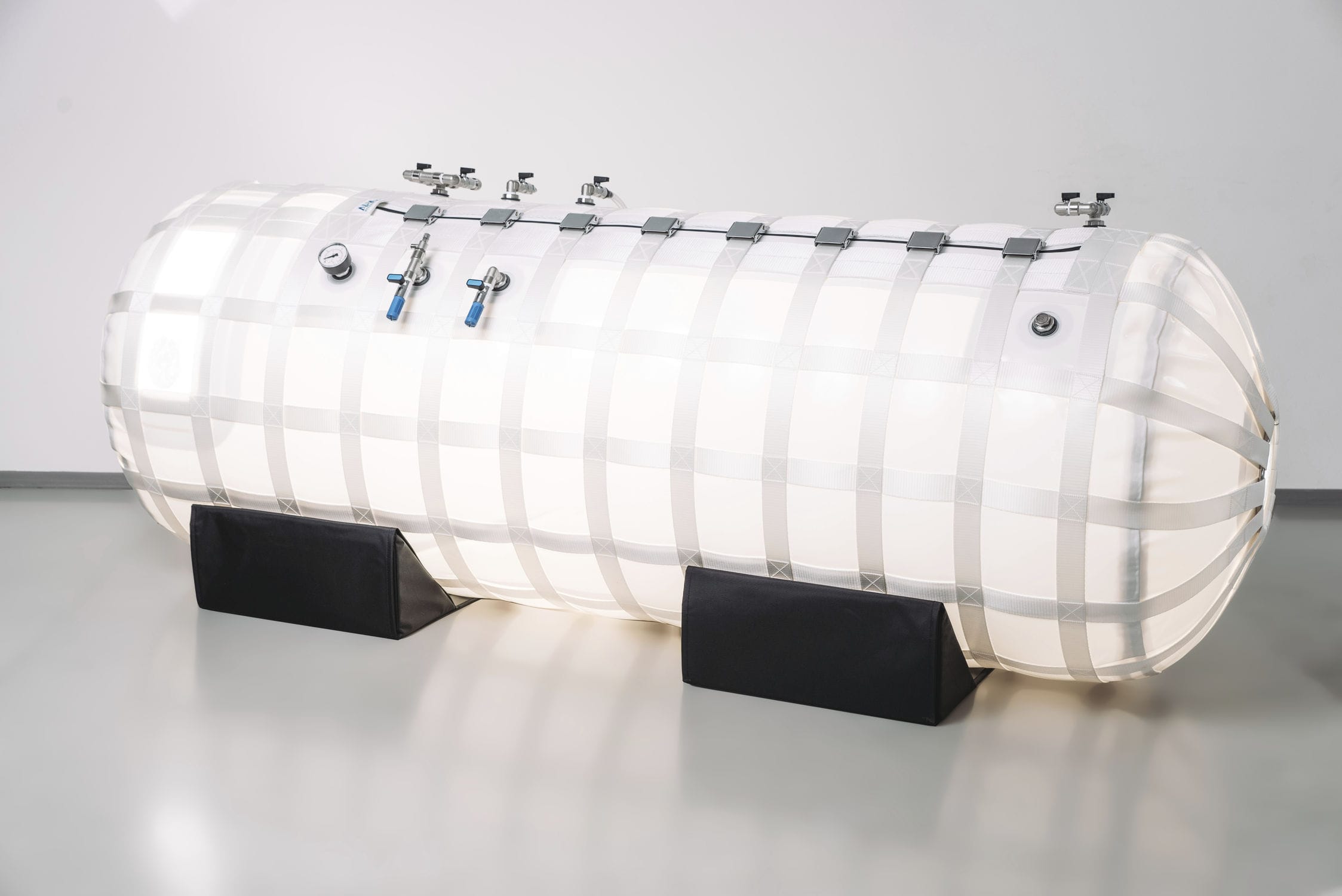 Chambre d'oxygénothérapie hyperbare - AHA Fit 20 - AHA Hyperbarics ...