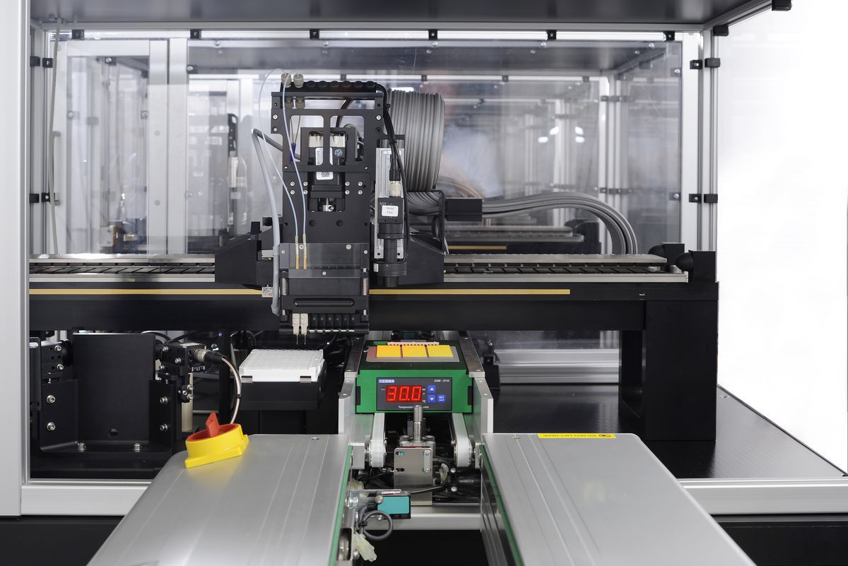 Système d'automatisation de laboratoire de manipulation de liquides - sciFLEXARRAYER S100 ...