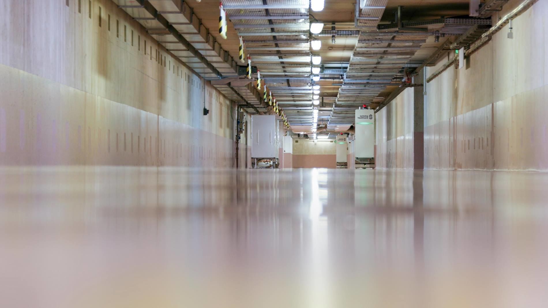 Véhicule autoguidé d'hôpital - Swisslog Healthcare - de chargement / de ...