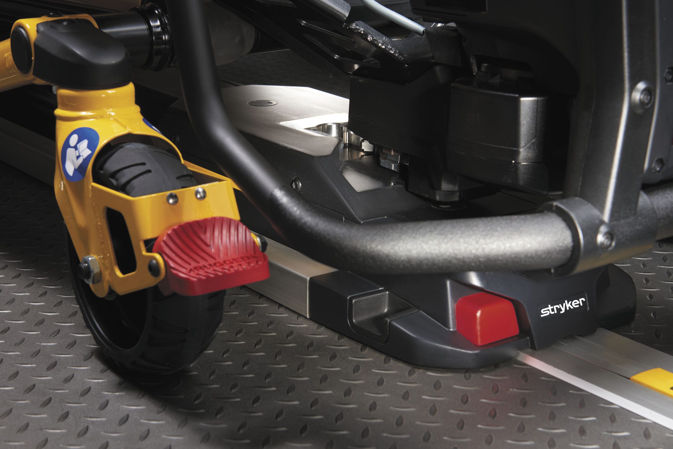 Système de fixation pour chariot brancard - Performance-LOAD™ - Stryker ...