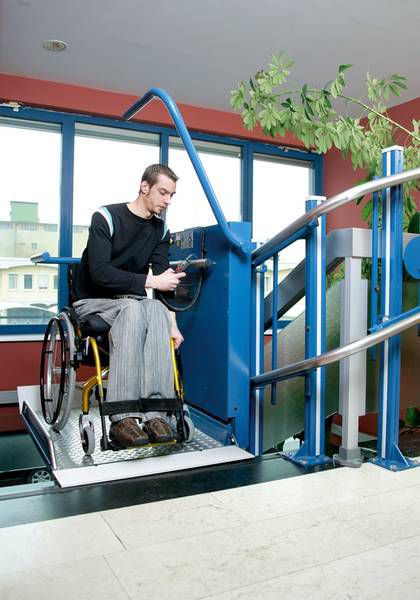 Plateforme élévatrice de fauteuil roulant - HIRO 320 - HIRO LIFT ...