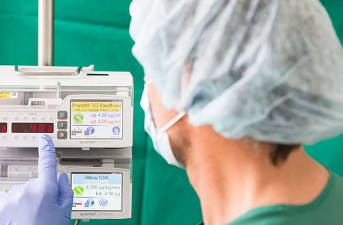 Pousse-seringue anesthésie - Syramed®µSP6000 Chroma - Arcomed AG ...